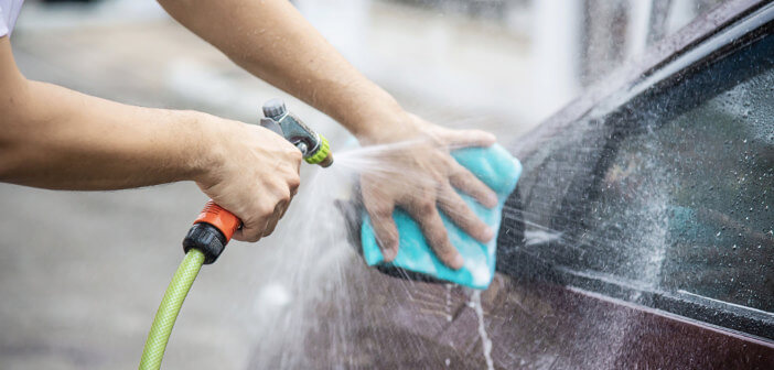 Lavare auto: a mano, autolavaggio, lavaggio interni